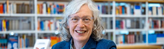 „Die Bibliothek als hybriden Lernort entwickeln“: Dr. Julia Meyer ist neue Direktorin der UB ...